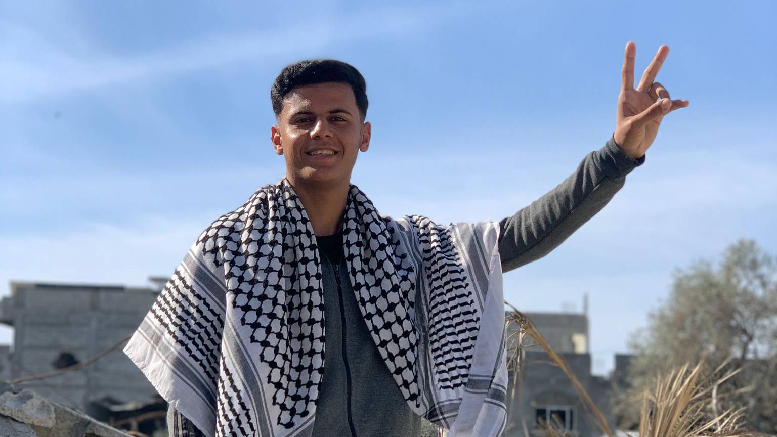 🏕️ Help Mohammed Khamis & His Family Survive in the Scorching Summer ...