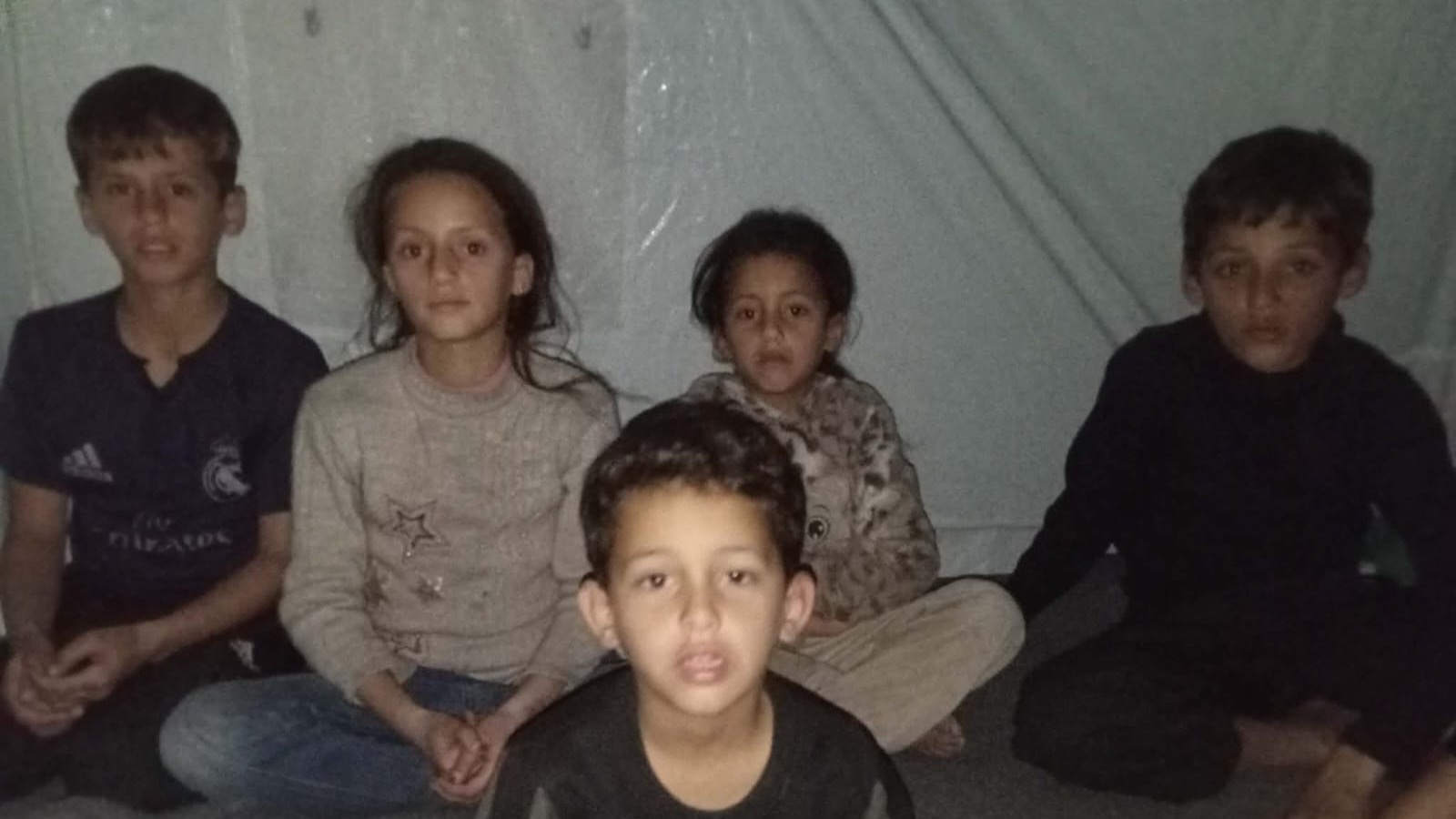 Help Marwas and her brother Abu Hussum in tent to feed children ...